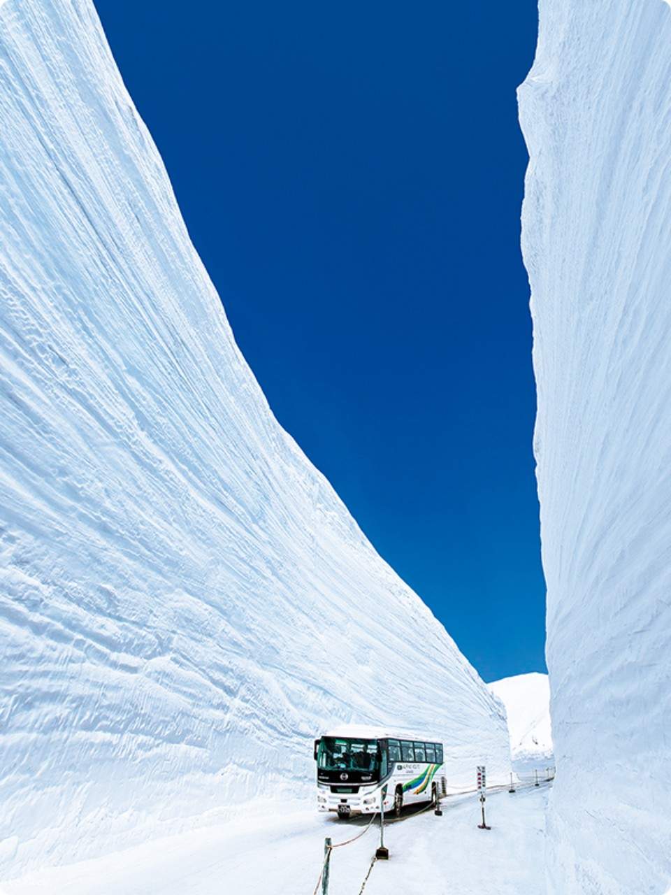 [Nagoya Departure] Kurobe Tateyama Snow Wall & Kamikochi 2-Day Tour ...